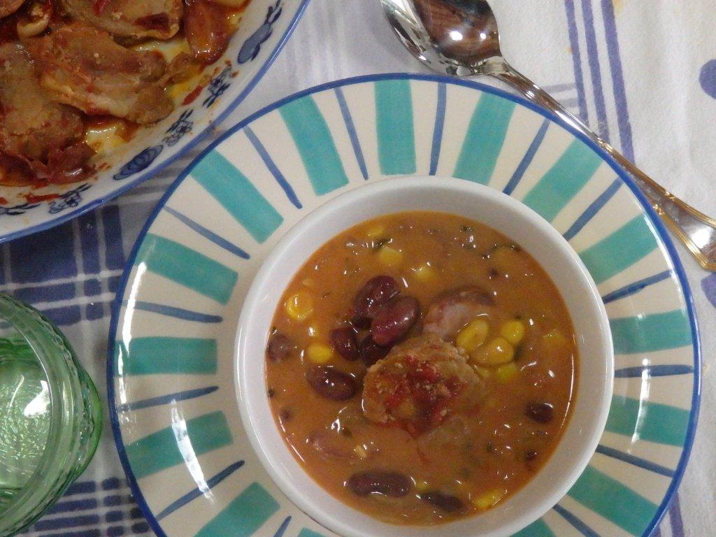 Cachupa Rápida com Lombinhos Fritos - Grafe e Faca