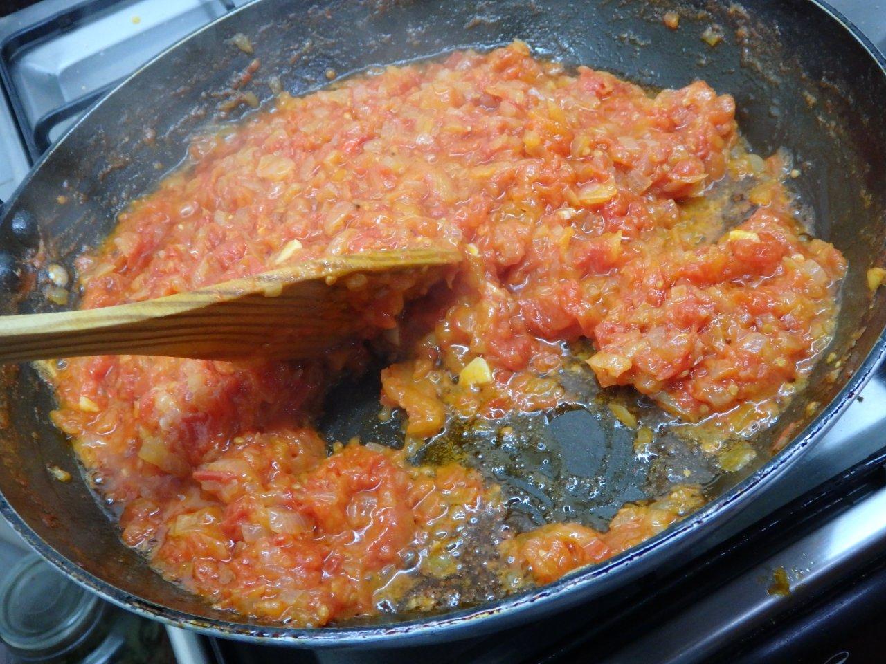 Tomatada - Grafe e Faca